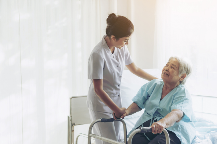 How to Care for Seniors After a Surgery | Post-Operative Caregiving Guide